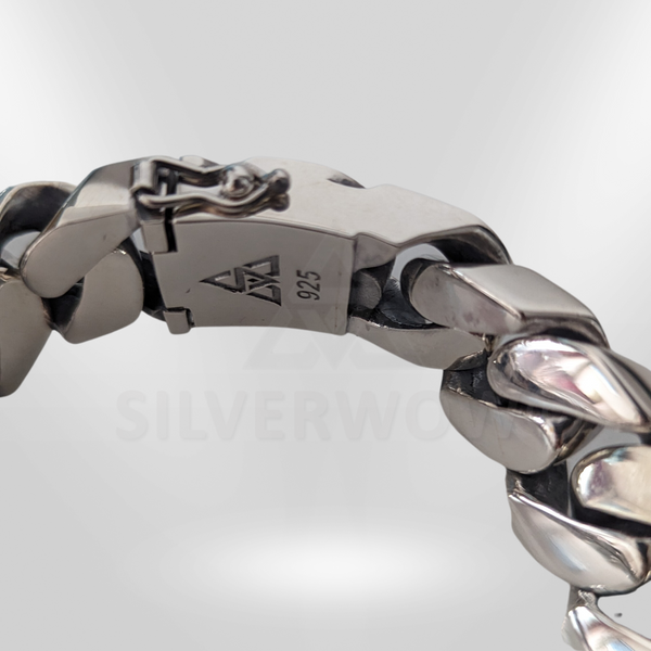 Timeless Elegance: 25mm Wide Reverse Lock Curb Chain - 22 oz+ – SilverWow™