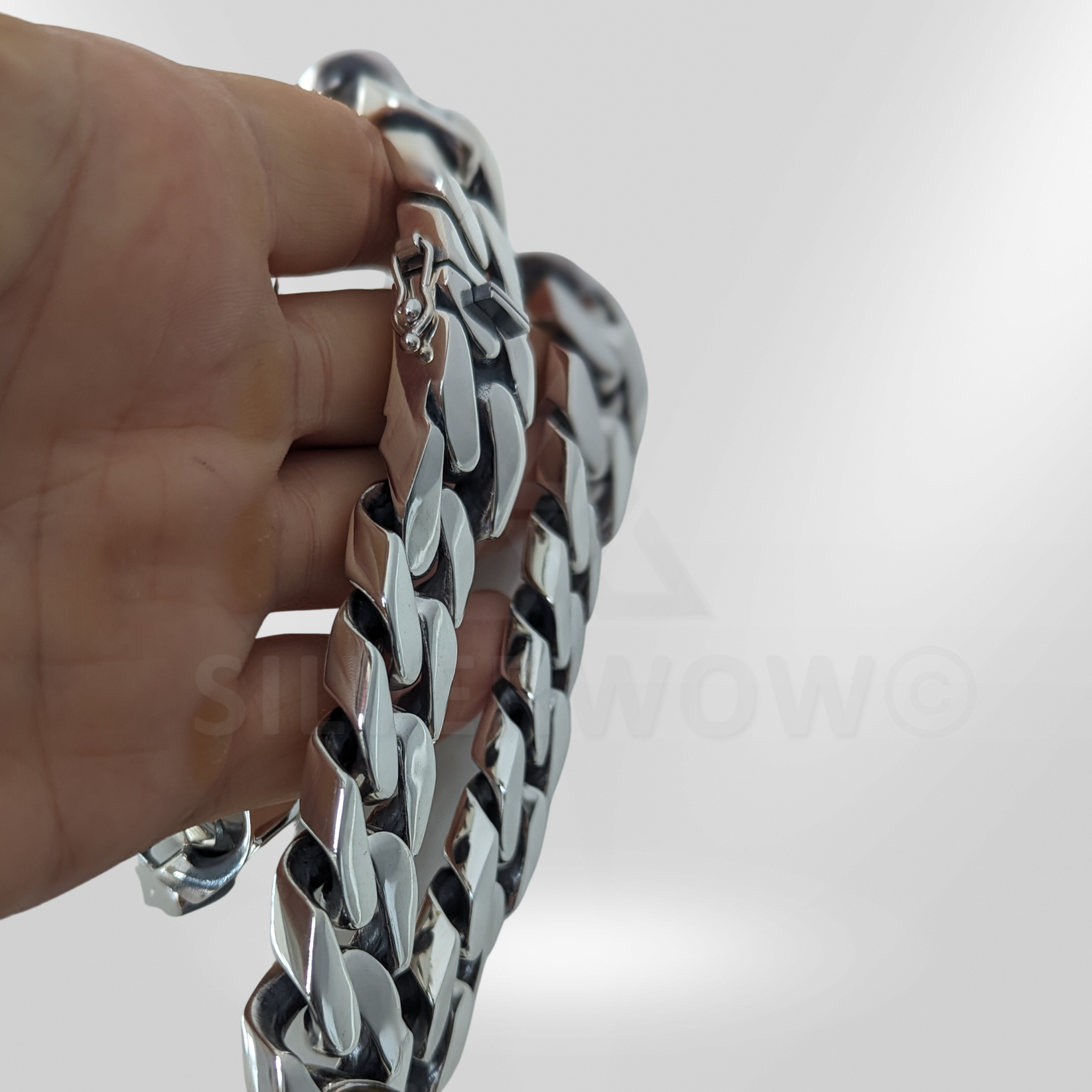 Timeless Elegance: 25mm Wide Reverse Lock Curb Chain - 22 oz+ – SilverWow™
