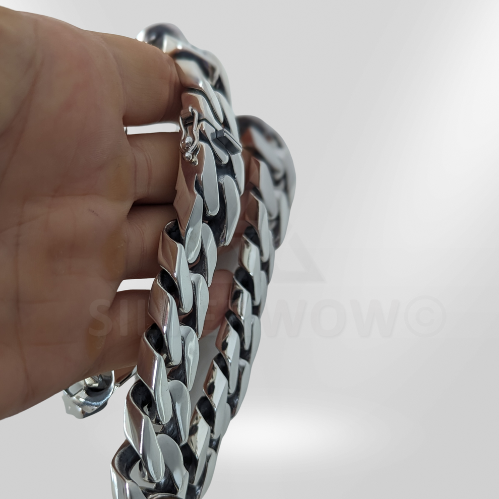 Timeless Elegance: 25mm Wide Reverse Lock Curb Chain - 22 oz+ – SilverWow™